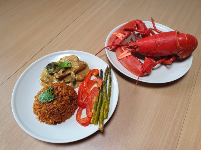 LOBSTER COCONUT MILK CURRY - TASTES N'BITES